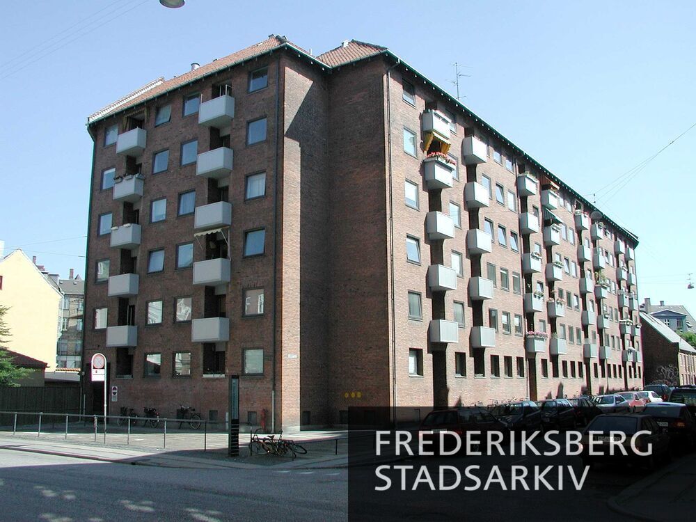 Hjørneejendommen Boyesgade 8-14 med nr. 14 i forgrunden og Kingosgade 8 ...