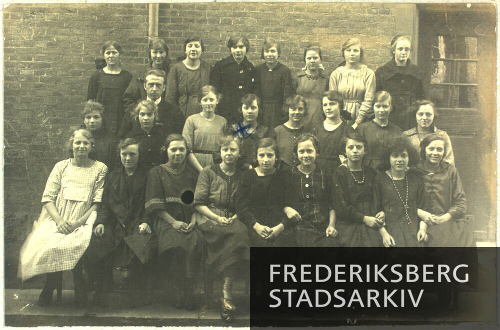 Konfirmandhold, piger - kbhbilleder.dk