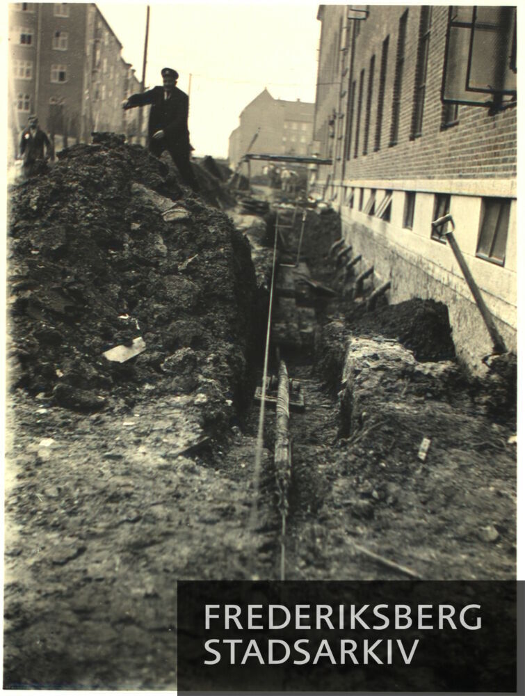 Nedgravning af el-kabler på Finsensvej - kbhbilleder.dk