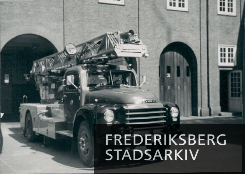 Volvo stige S-2 i brandstationens gård. - kbhbilleder.dk