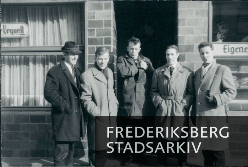 Gruppefoto af Brandvæsenets håndboldhold på tur til Berlin i foråret ...