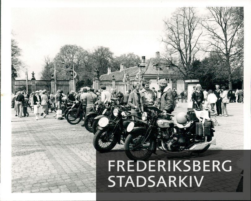 Frederiksberg Runddel. Veteranmotorcykeltræf på Runddelen. I forgrunden ...