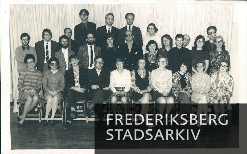 Skolen på Godthåbsvej, lærerpersonalet, 1973. Nederste række fra ...