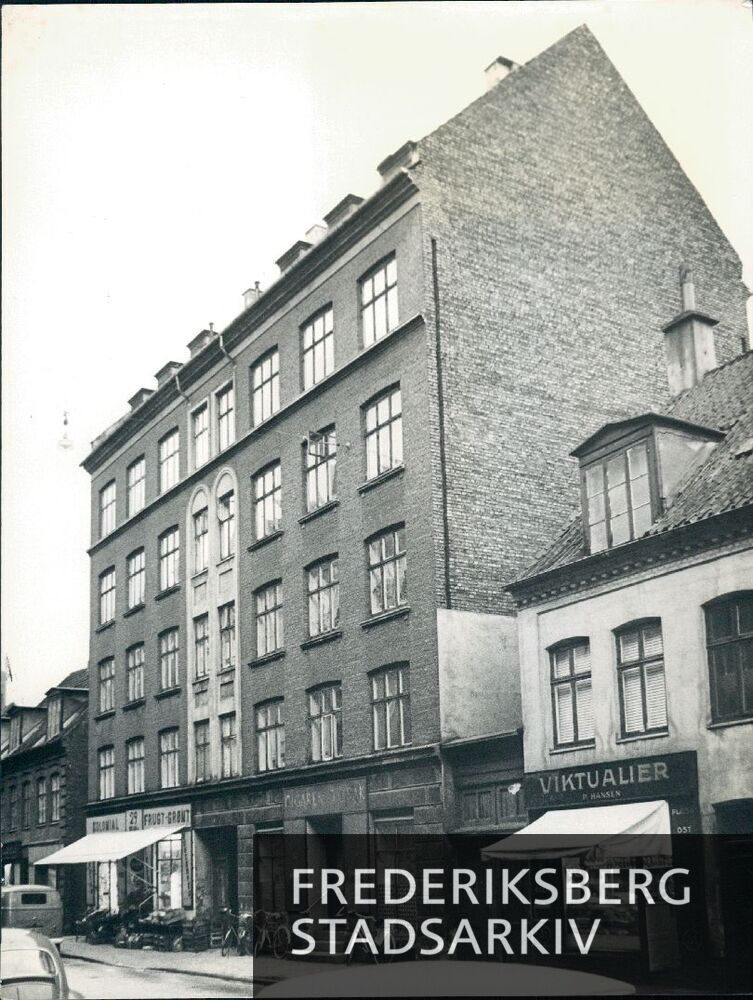 Ejendomme på Henrik Ibsensvej efter at beboerne er sagt op, kort før ...