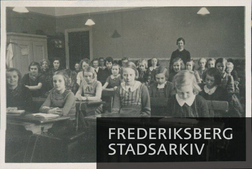 Skolen på Godthåbsvej, 5.A s piger i en undervisningssituation, 1936 ...