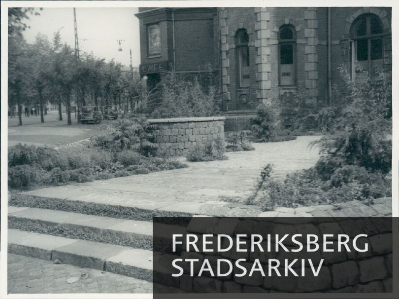 Forsænket bunker på hjørnet til Kingosgade - kbhbilleder.dk