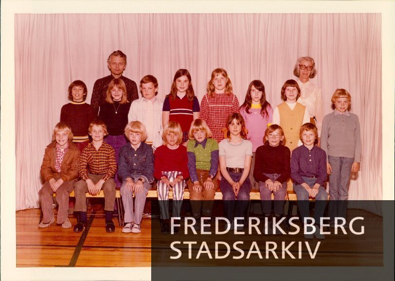 Skolen på Godthåbsvej, 4. Bb, 1973-1974. Læreren: Ib Hessing Olsen ...