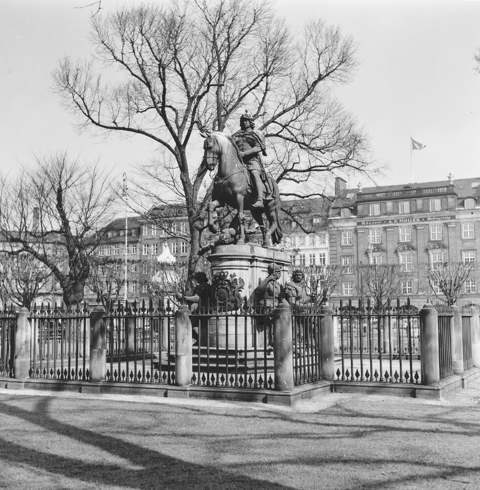 Statue af Christian V - kbhbilleder.dk