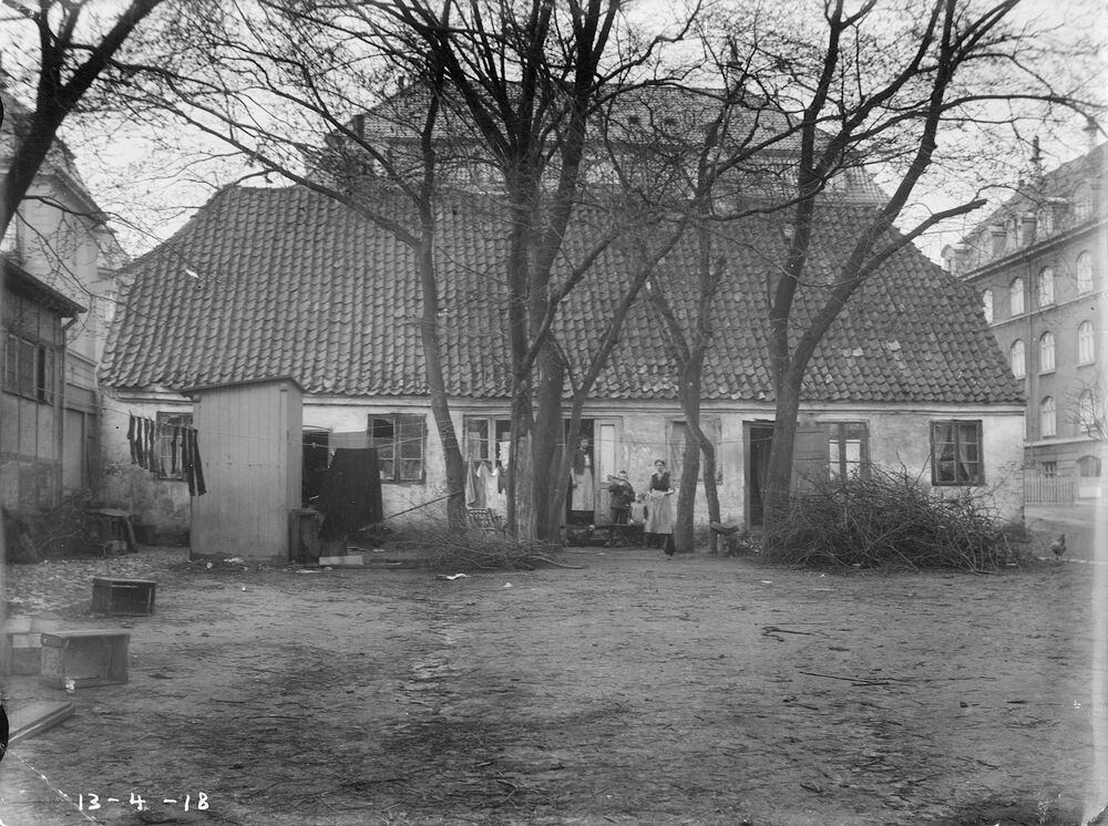 Strandvejen 12 - kbhbilleder.dk