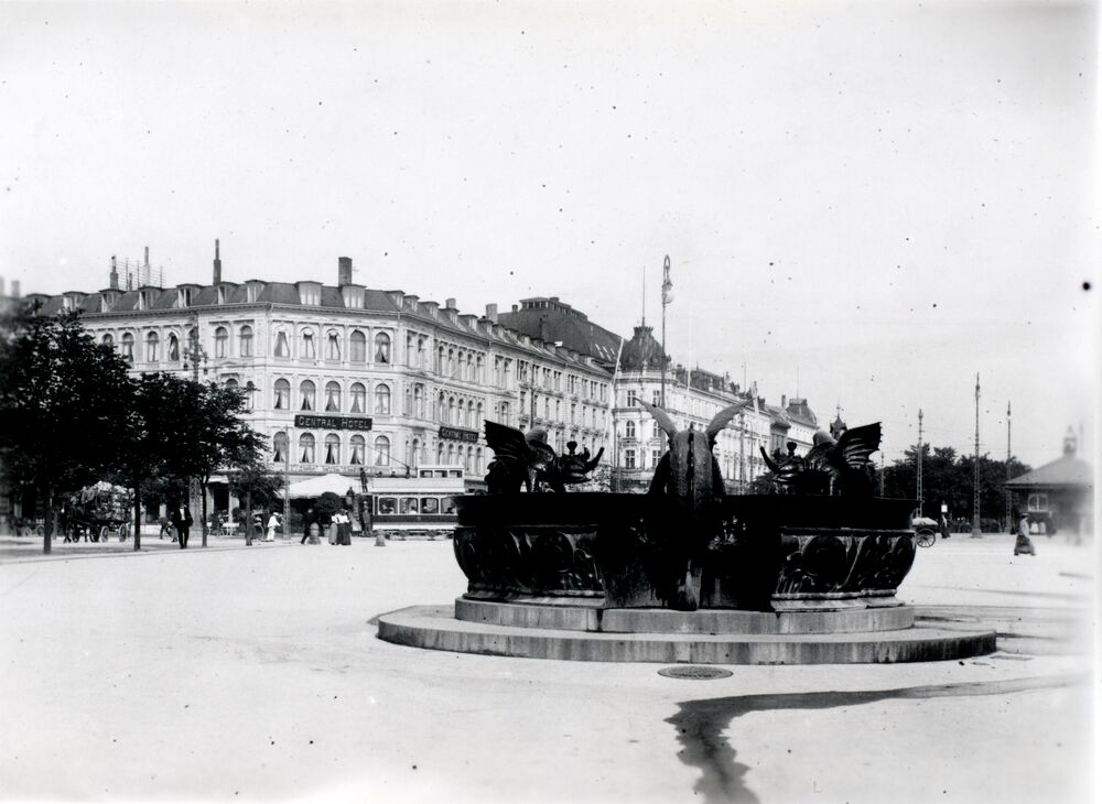 Dragespringvandet på Rådhuspladsen - kbhbilleder.dk